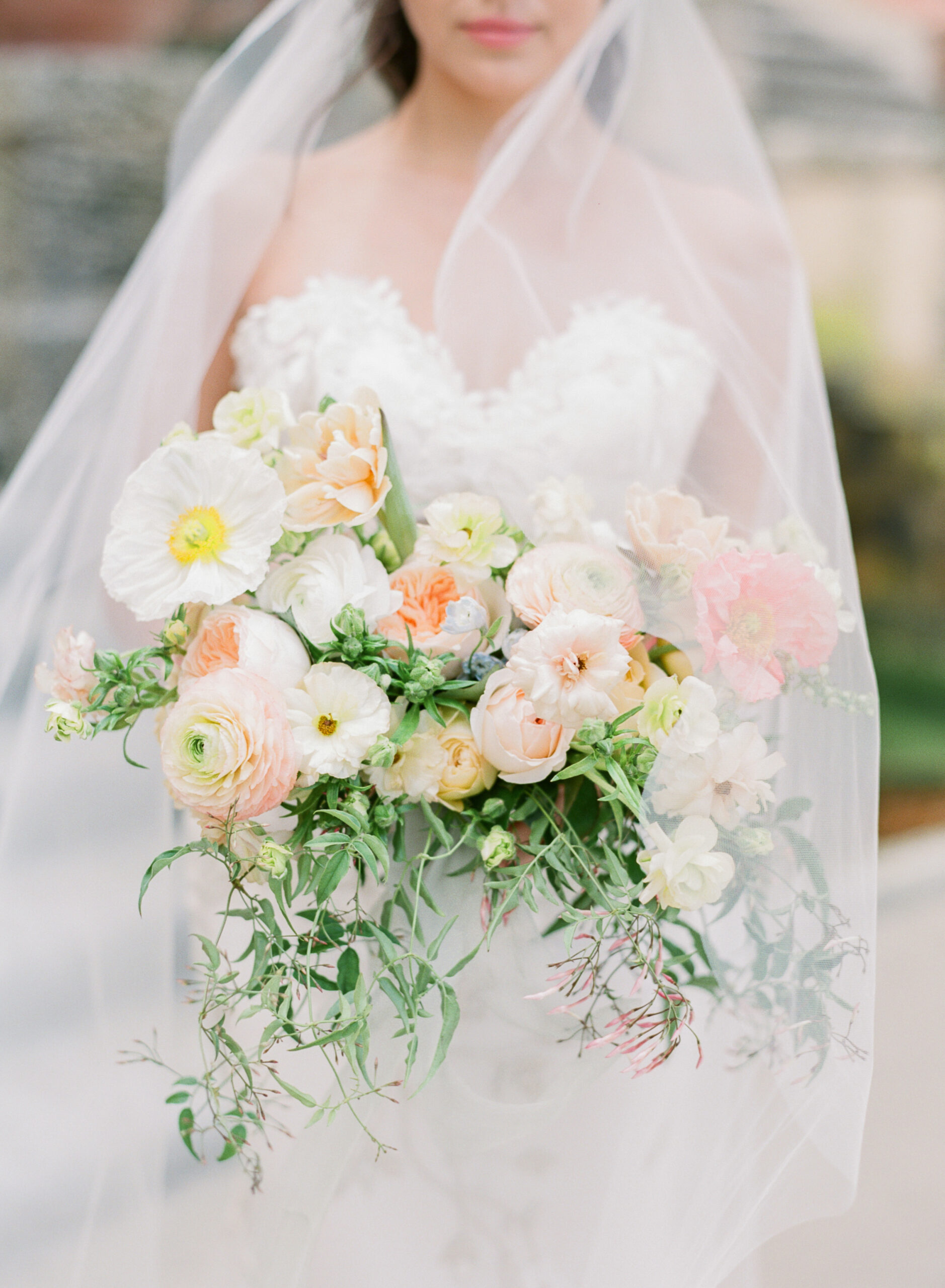 15 Spring Bridal Bouquets For Spring Weddings | RSVP Events